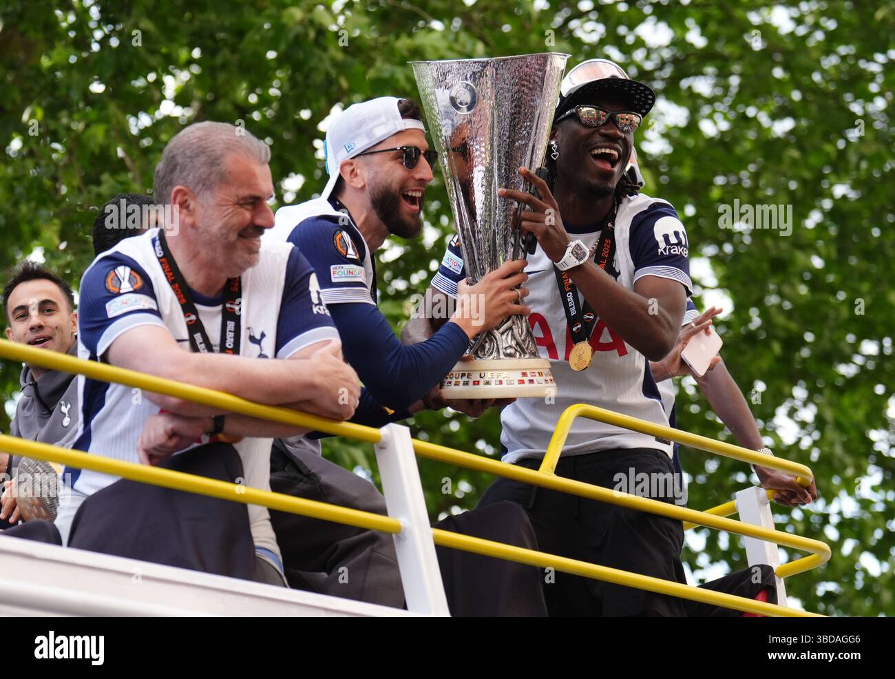 Tottenham Hotspur's Yves Bissouma (right) and Rodrigo Bentancur with ...