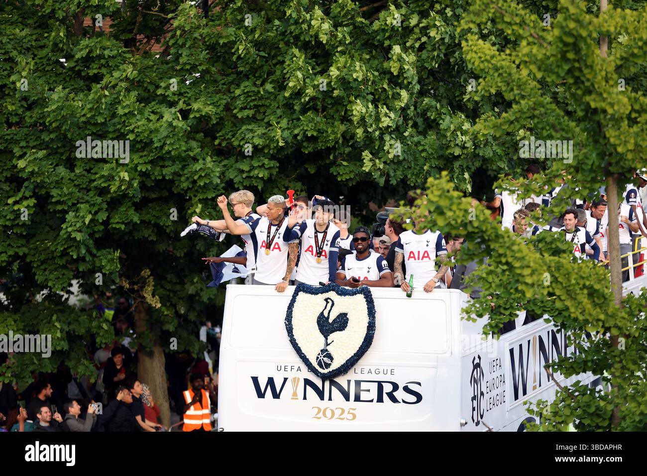 Tottenham Hotspur's Richarlison and Son Heung-Min on the open-top team ...