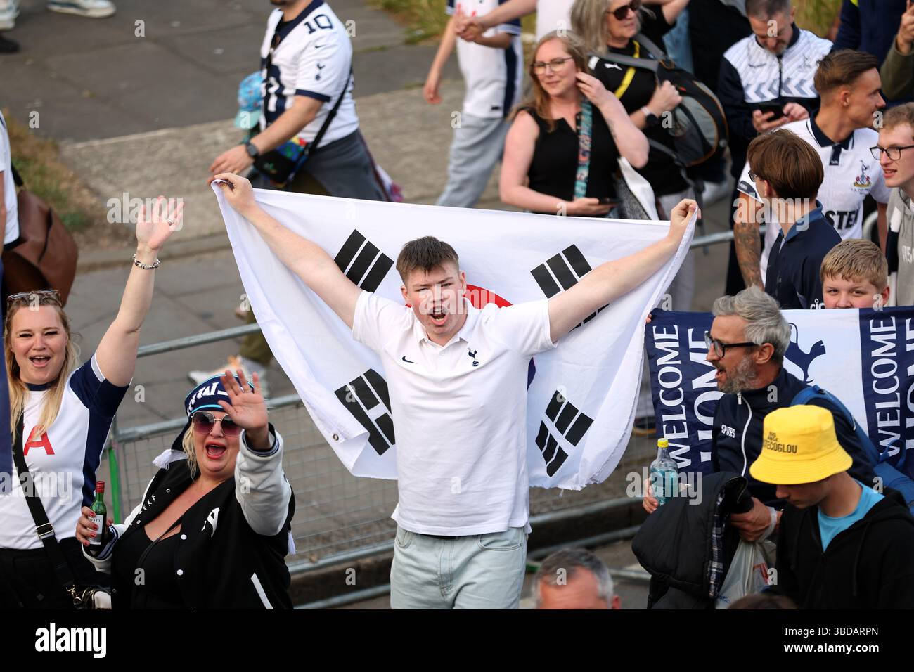 Tottenham Hotspur fans during the Europa League winners parade in North ...