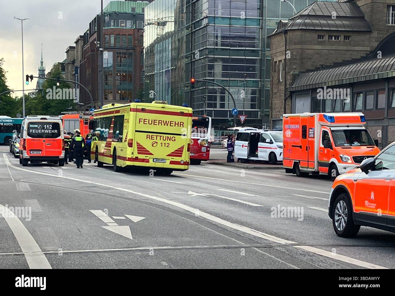 23 May 2025, Hamburg: Fire department outside the main station. Several ...