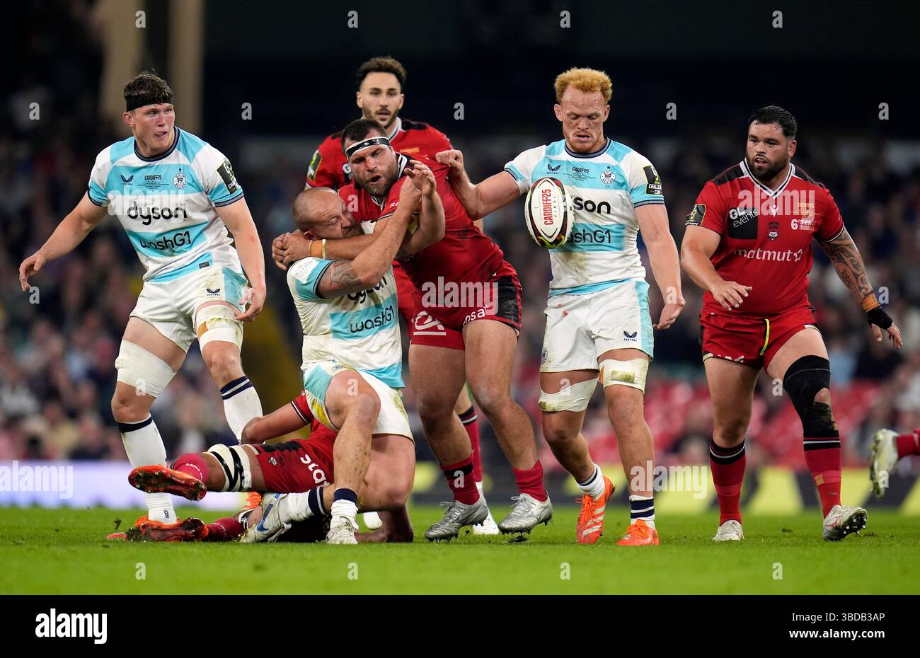 Bath's Tom Dunn and Lyon's Jerome Rey compete for the ball during the ...
