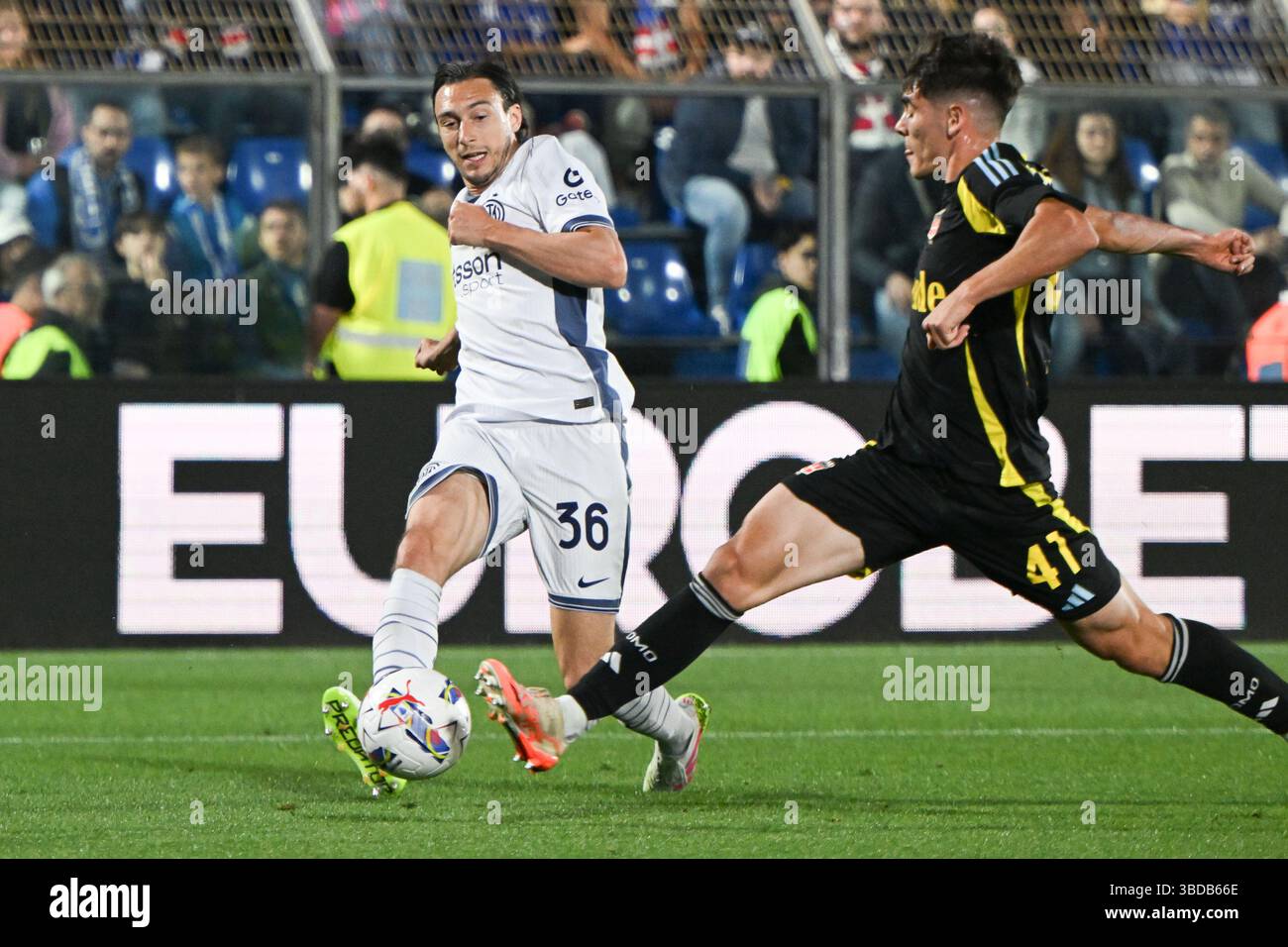 Matteo Darmian of Inter in action during the Italian Serie A football ...