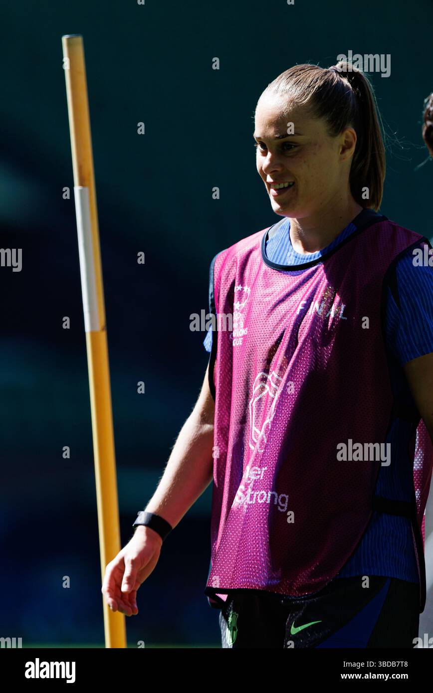 Ewa Pajor seen during Official training and walk around before UEFA ...