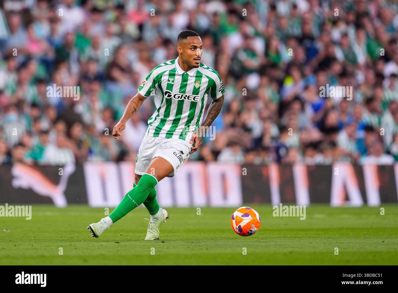 Natan de Souza of Real Betis in action during the Spanish league ...