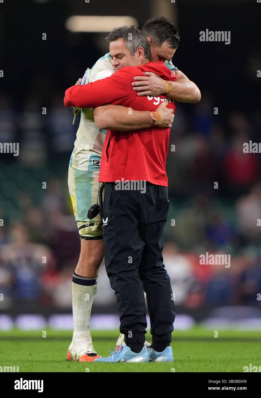 Bath director of rugby Johann van Graan celebrates with Quinn Roux at ...