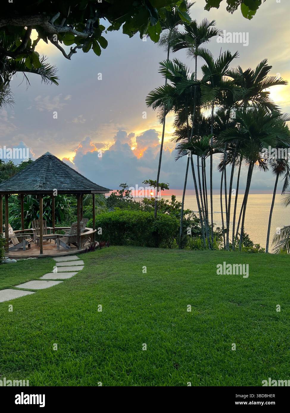 Gazebo on cliff overlooking hi-res stock photography and images - Alamy