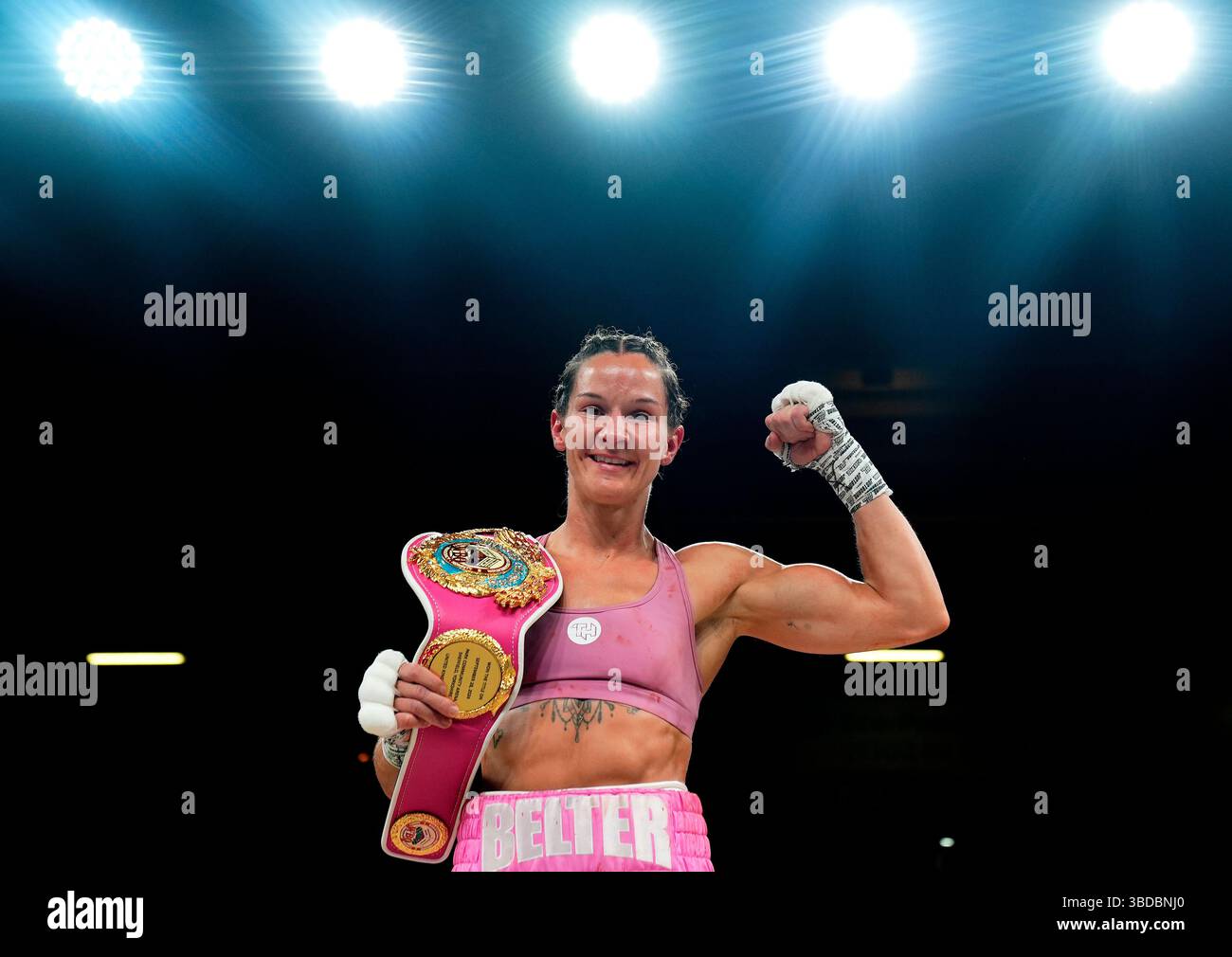 Terri Harper celebrates winning their WBO World Lightweight bout ...