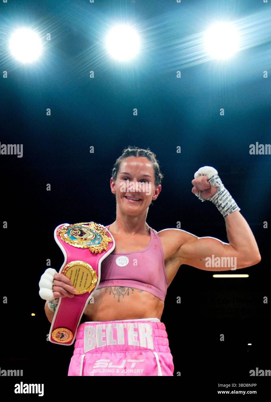 Terri Harper celebrates winning their WBO World Lightweight bout ...