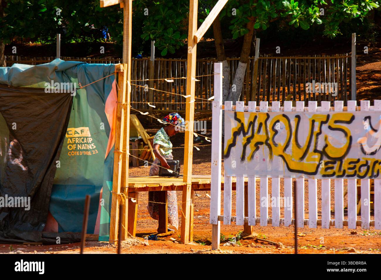 A unique collection of urban photographs capturing the tension between technology and everyday ...