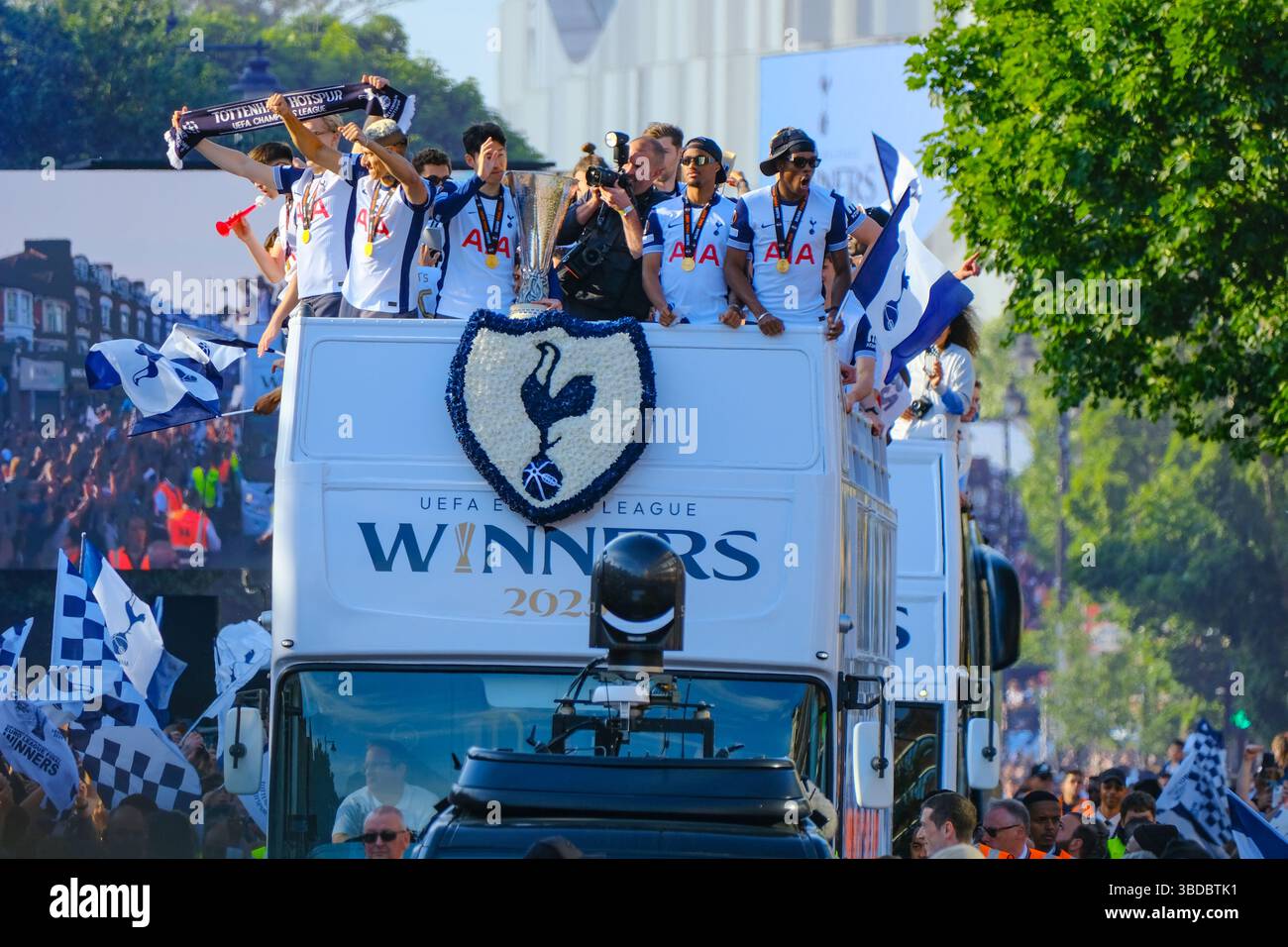 London, UK. 23rd May, 2025. Thousands of Tottenham Hotspur football ...