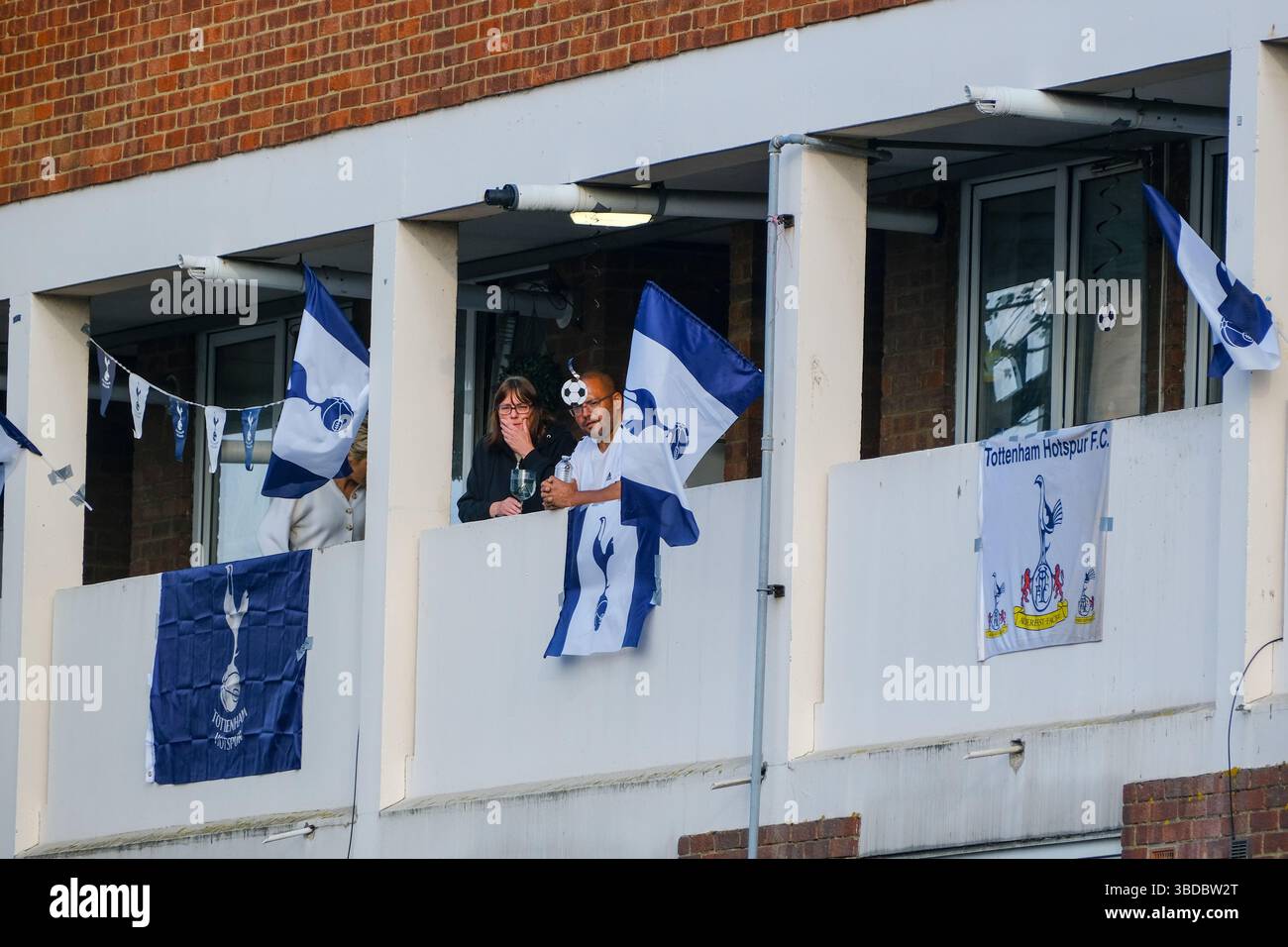 London, UK. 23rd May, 2025. Thousands of Tottenham Hotspur football ...