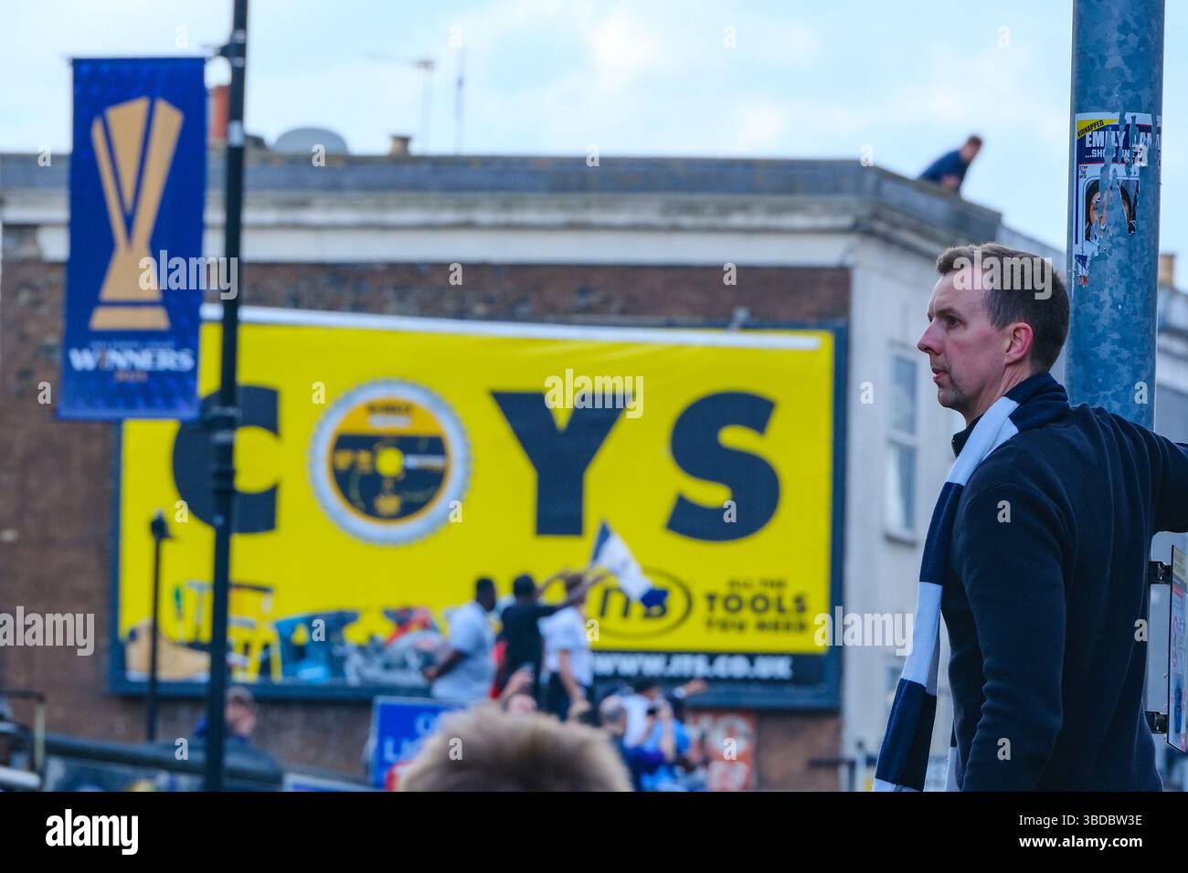 London, UK. 23rd May, 2025. Thousands of Tottenham Hotspur football ...