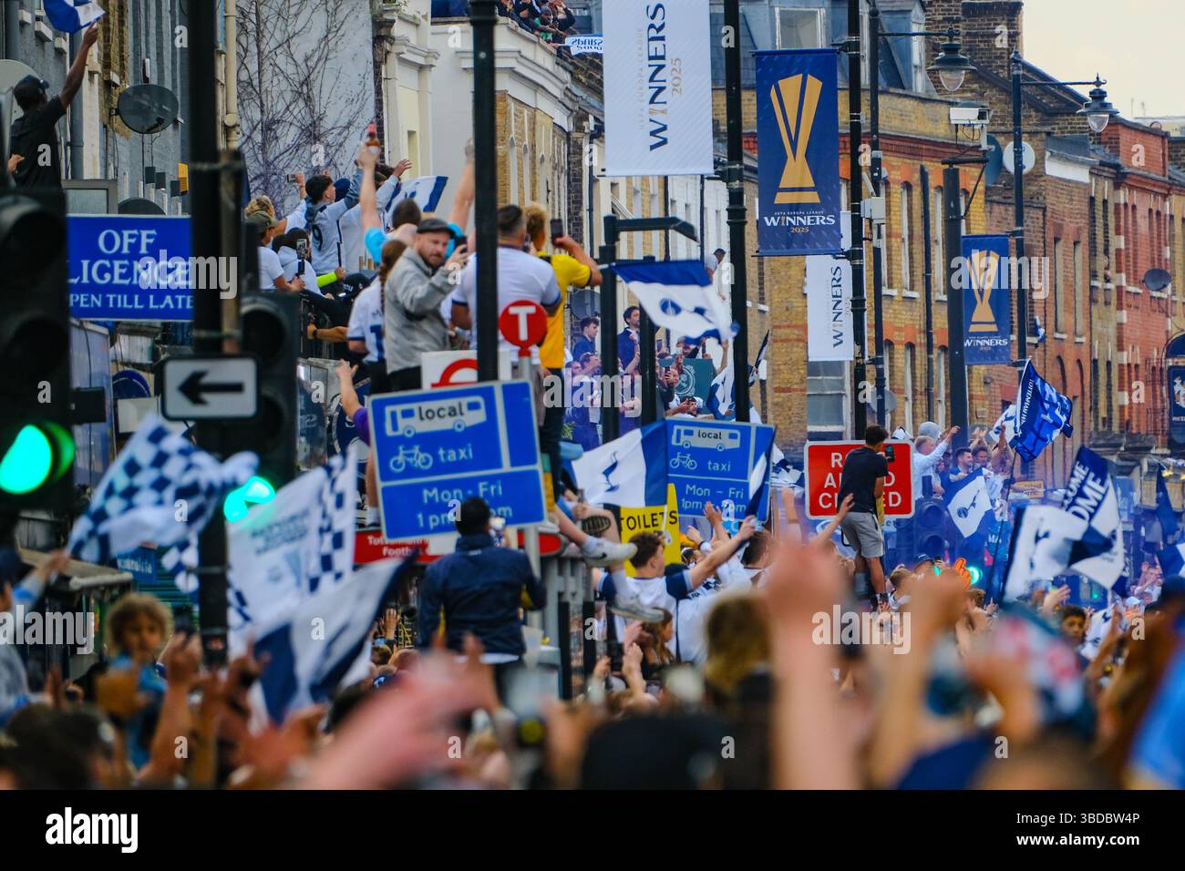 London, UK. 23rd May, 2025. Thousands of Tottenham Hotspur football ...