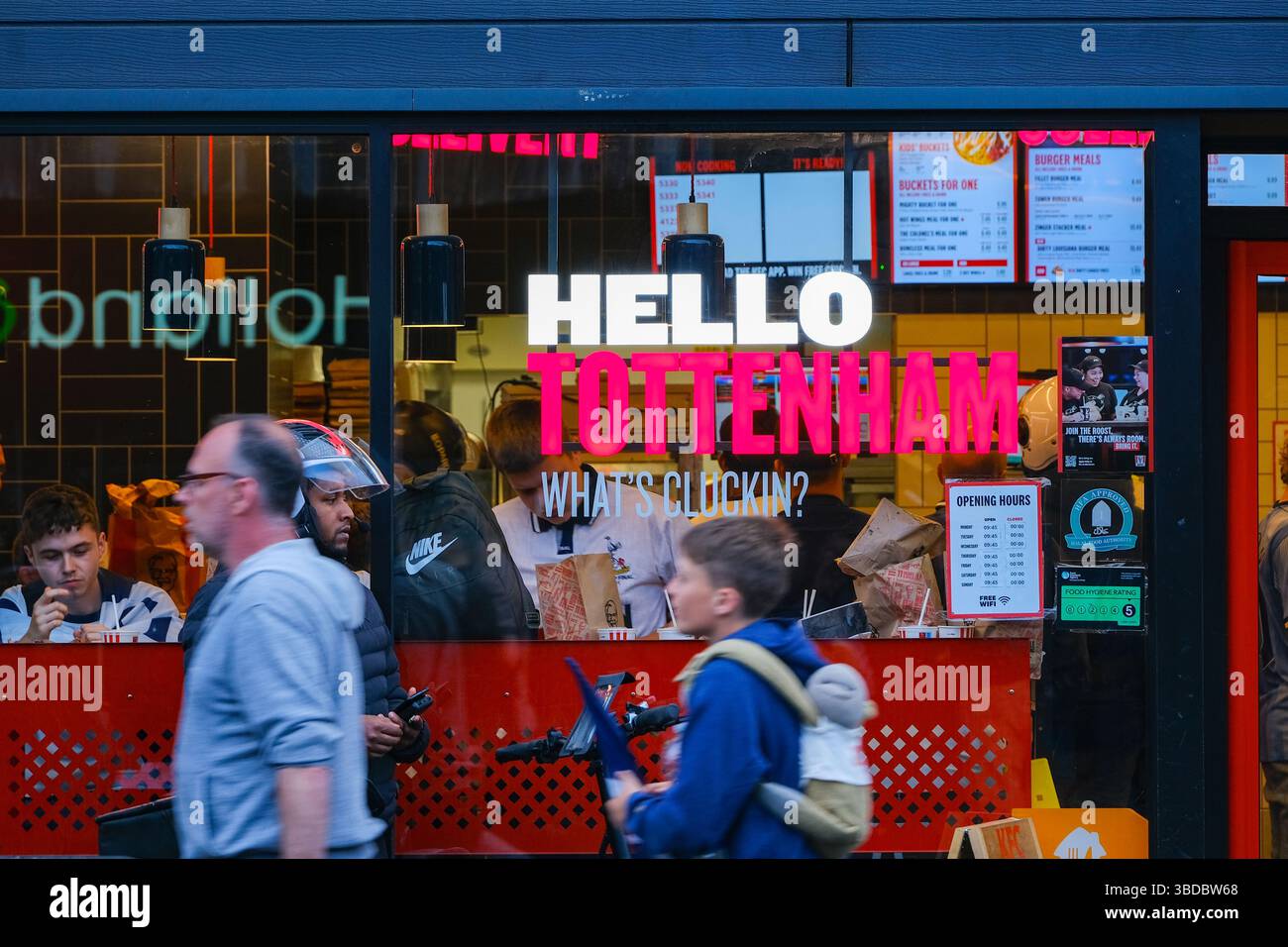 London, UK. 23rd May, 2025. Thousands of Tottenham Hotspur football ...