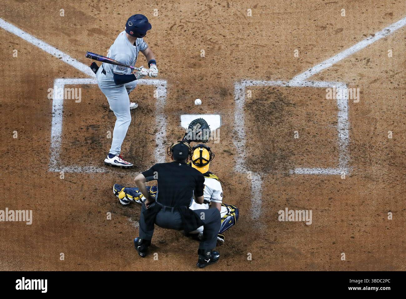Arlington, Texas, USA. 23rd May, 2025. University of Arizona's GAREN ...