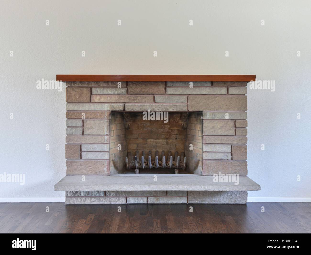 Modern residential living room fireplace Stock Photo - Alamy