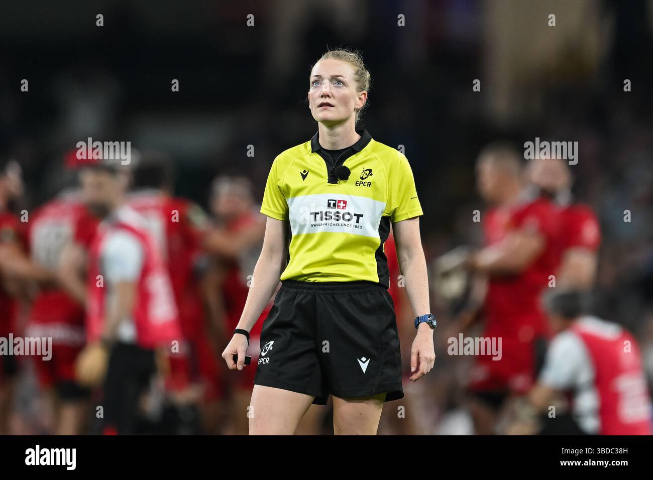 Cardiff, UK. 23rd May, 2025. referee Hollie Davidson looks up at the ...