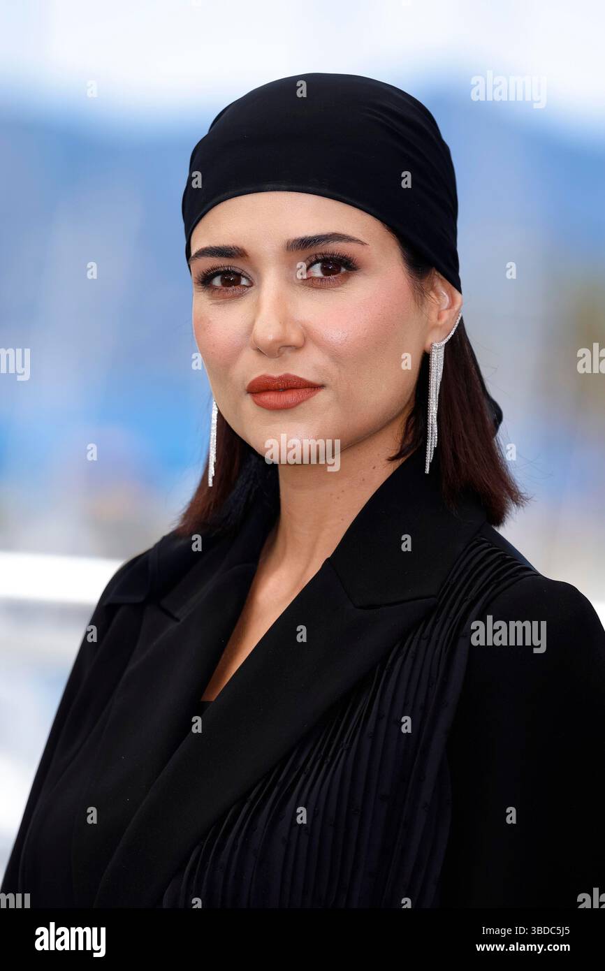 Cannes, Frankreich. 23rd May, 2025. Parinaz Izadyar poses at the ...