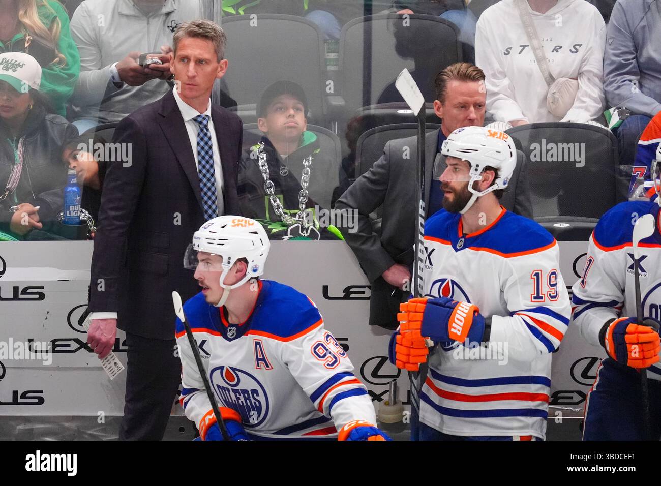 Edmonton Oilers head coach Kris Knoblauch looks on during the third ...