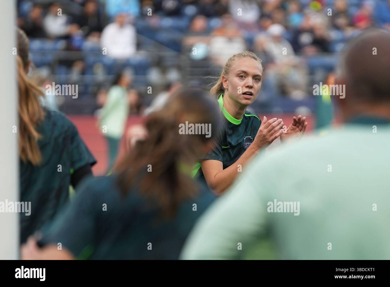 Seattle, United States. 23rd May, 2025. Washington Spirit defender Esme ...