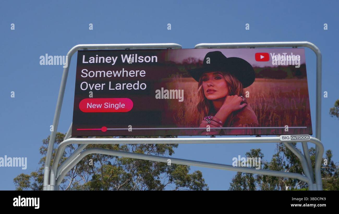 Los Angeles, California, USA 23rd May 2025 Lainey Wilson Somewhere Over ...