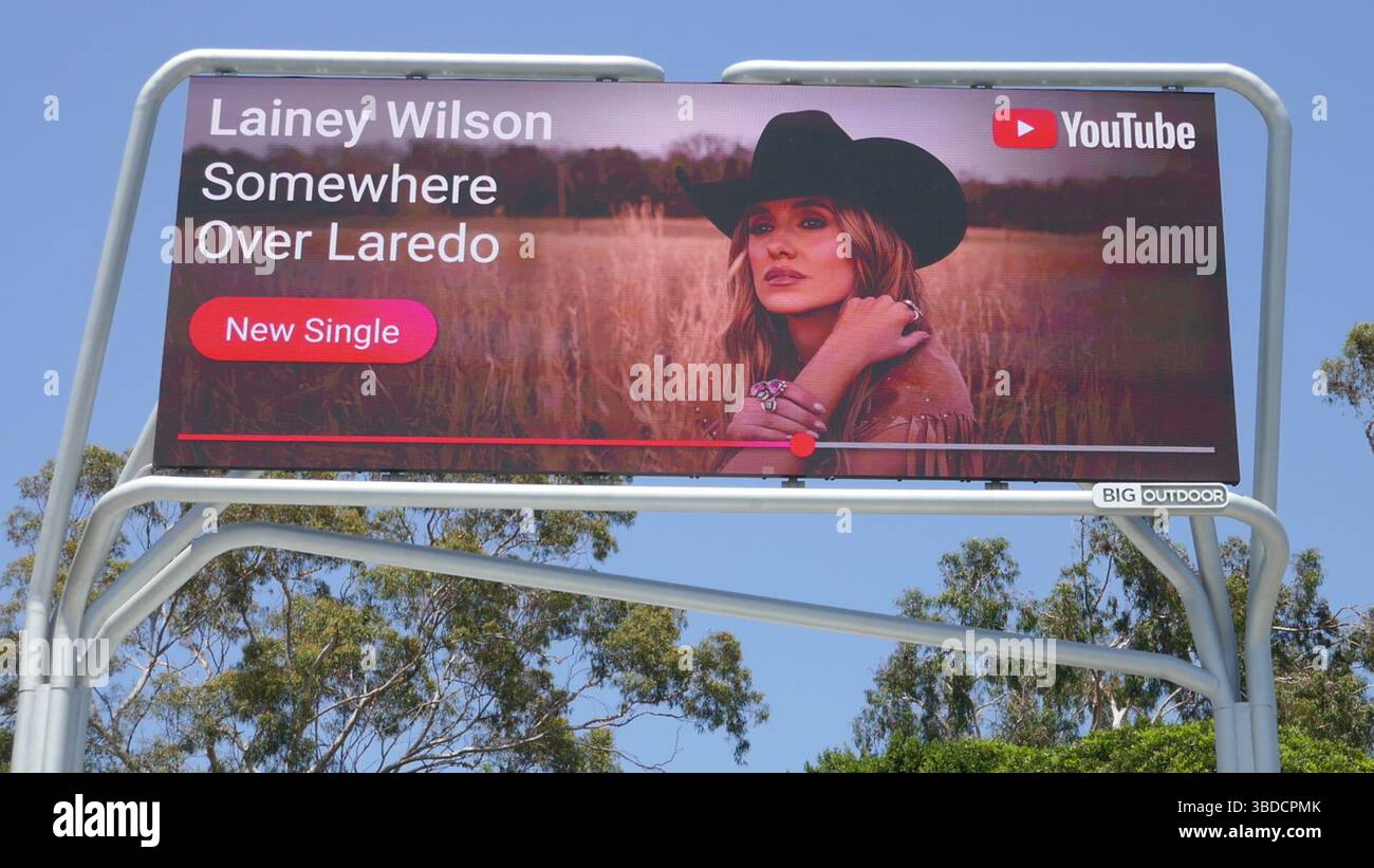 Los Angeles, California, USA 23rd May 2025 Lainey Wilson Somewhere Over ...