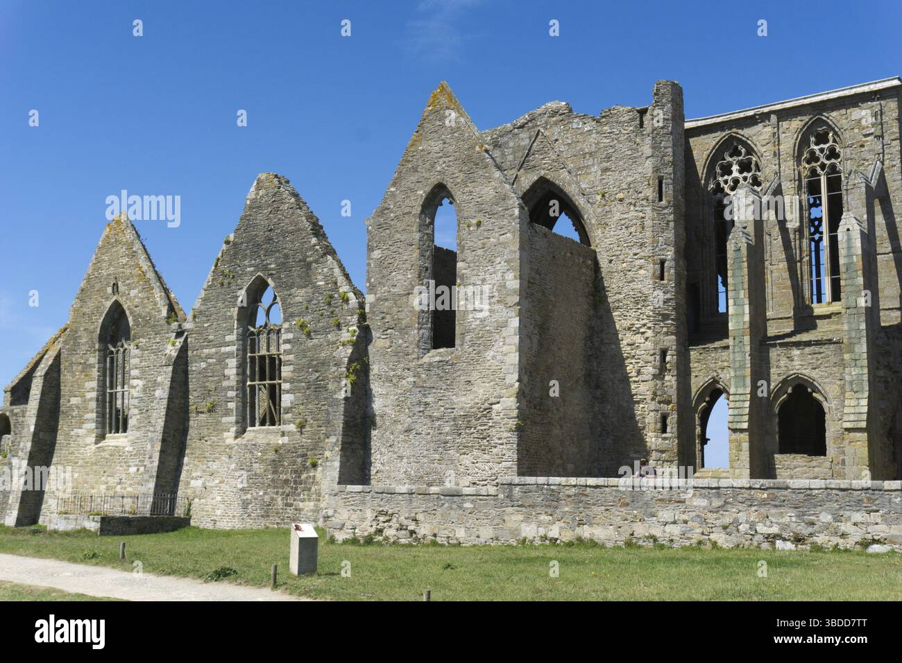 Ruins brest in france hi-res stock photography and images - Alamy