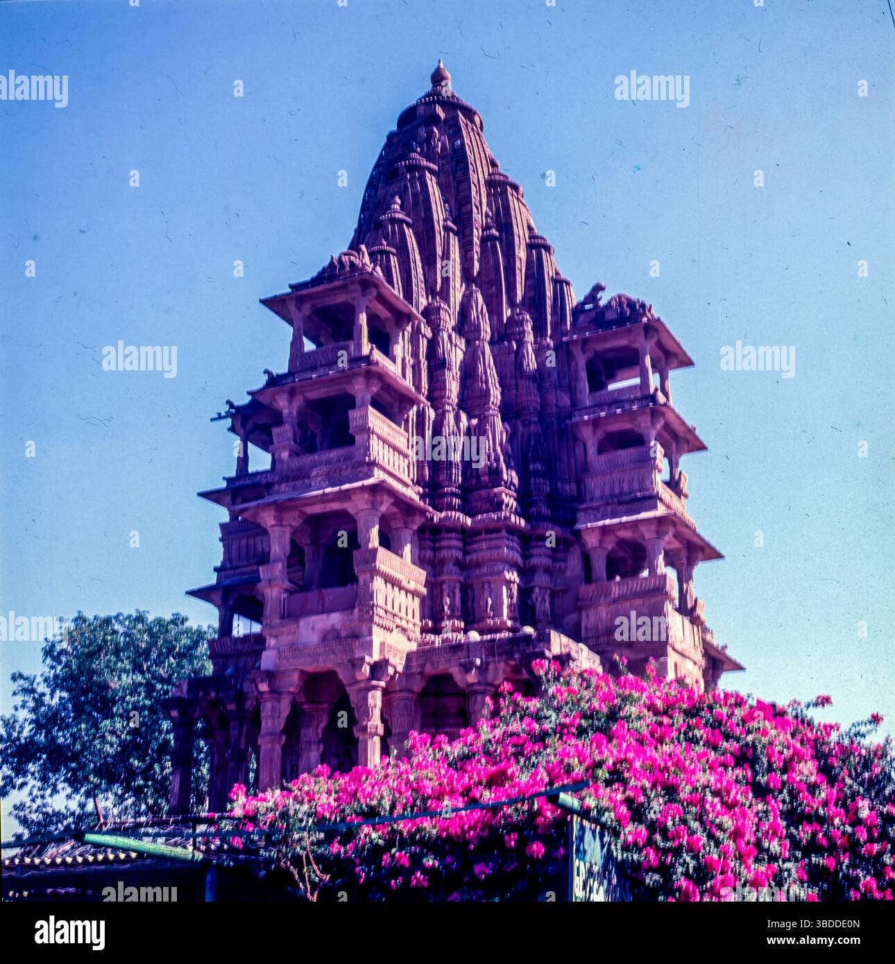 Tomb like monuments hi-res stock photography and images - Alamy