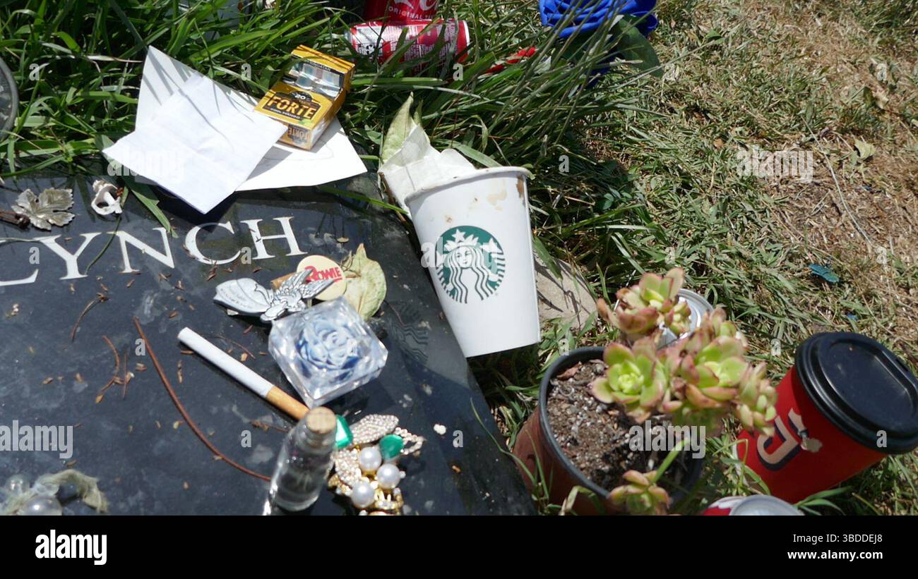 Los Angeles, California, USA 22nd May 2025 Director David Lynch Grave ...