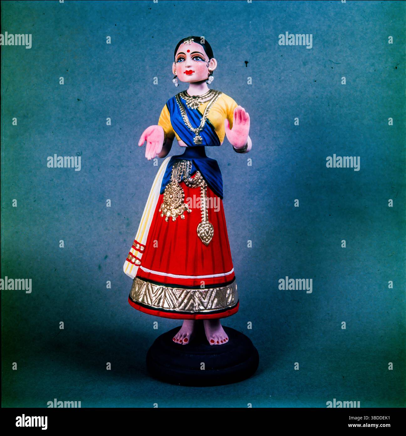 Dancing Doll, Traditional Indian Dancing Doll Stock Photo - Alamy