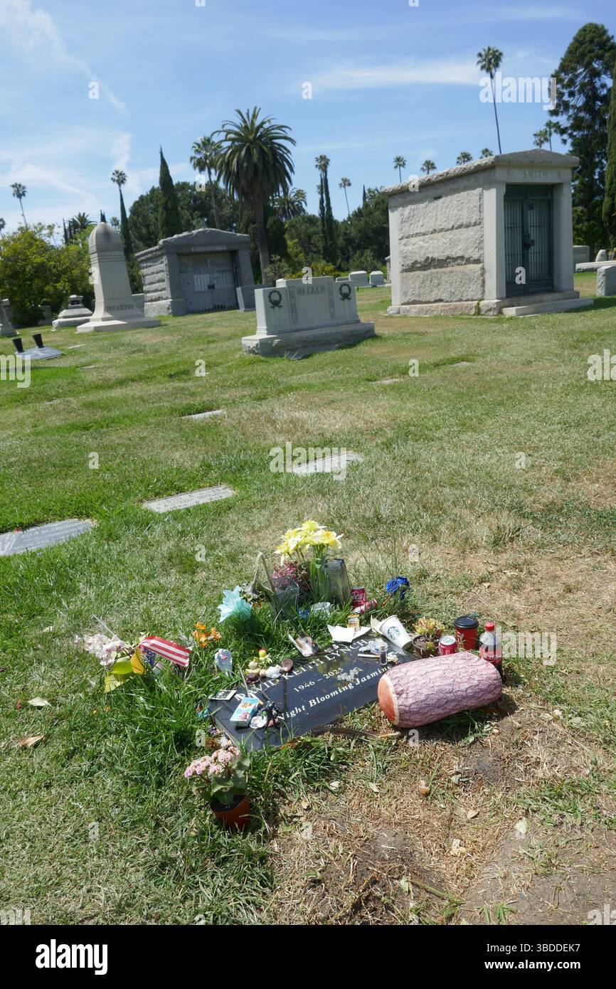 Los Angeles, California, USA 22nd May 2025 Director David Lynch Grave ...
