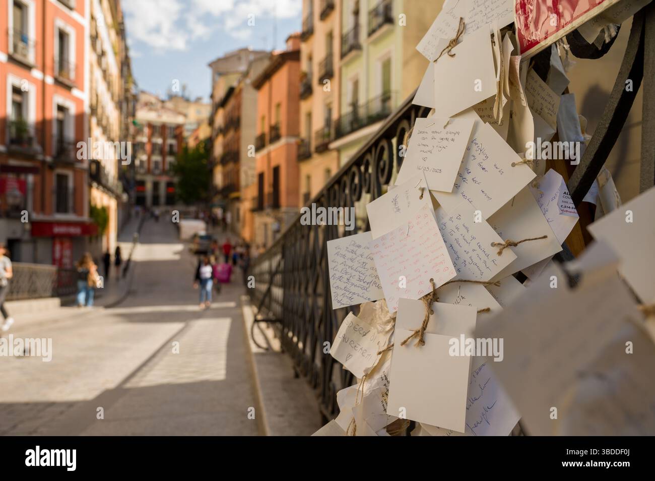 Street bulletin board hi-res stock photography and images - Alamy