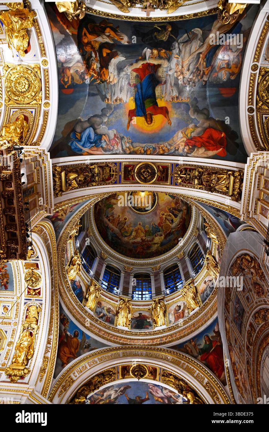 Interior of Sant Isaac's Cathedral or Isaakievskiy Sobor,Sant ...