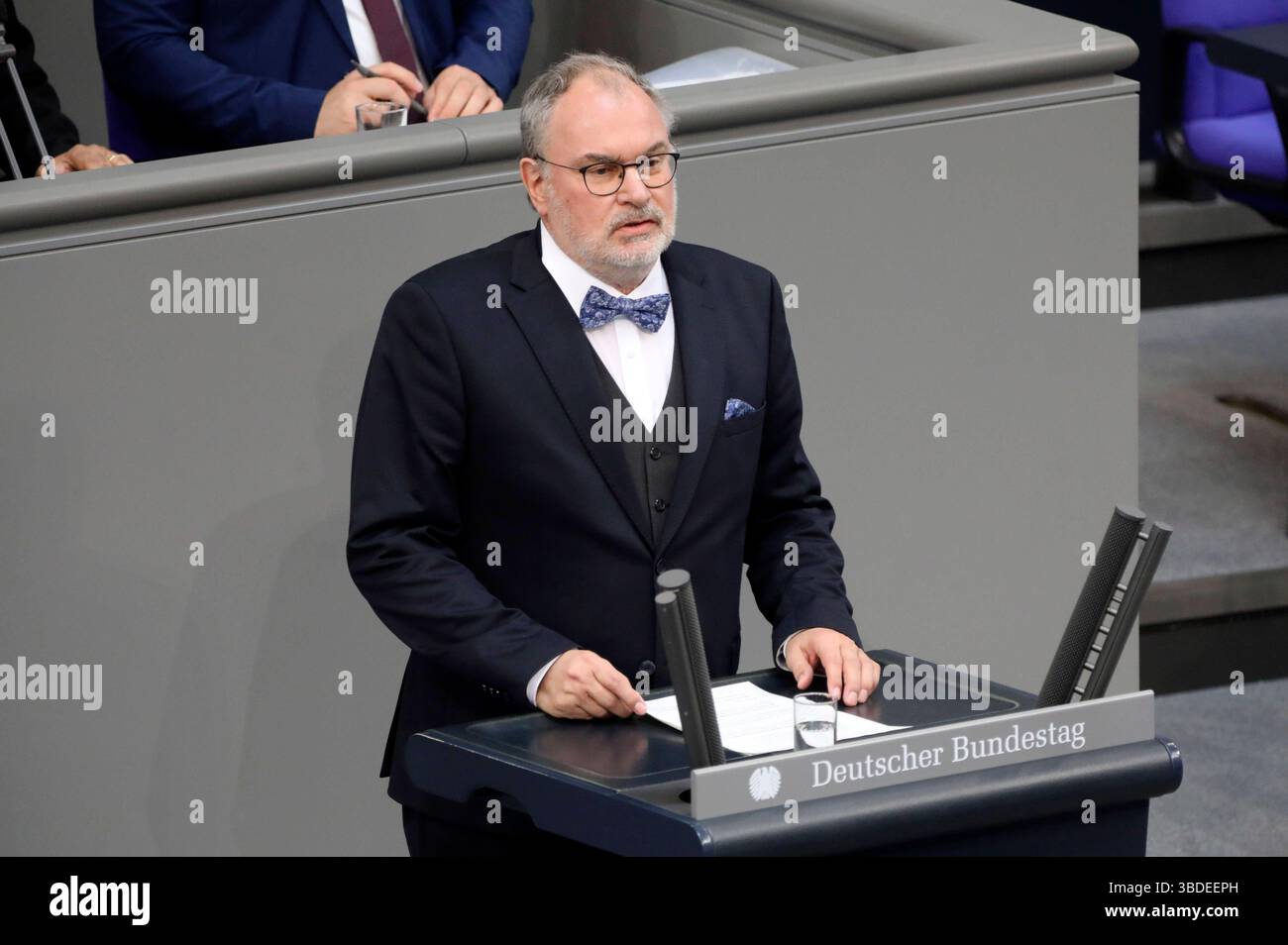 Christoph Grimm in der 8. Sitzung des 21. Deutschen Bundestages im ...