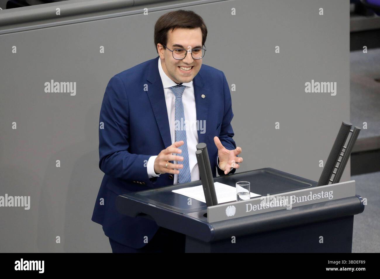 Konrad Körner in der 8. Sitzung des 21. Deutschen Bundestages im ...