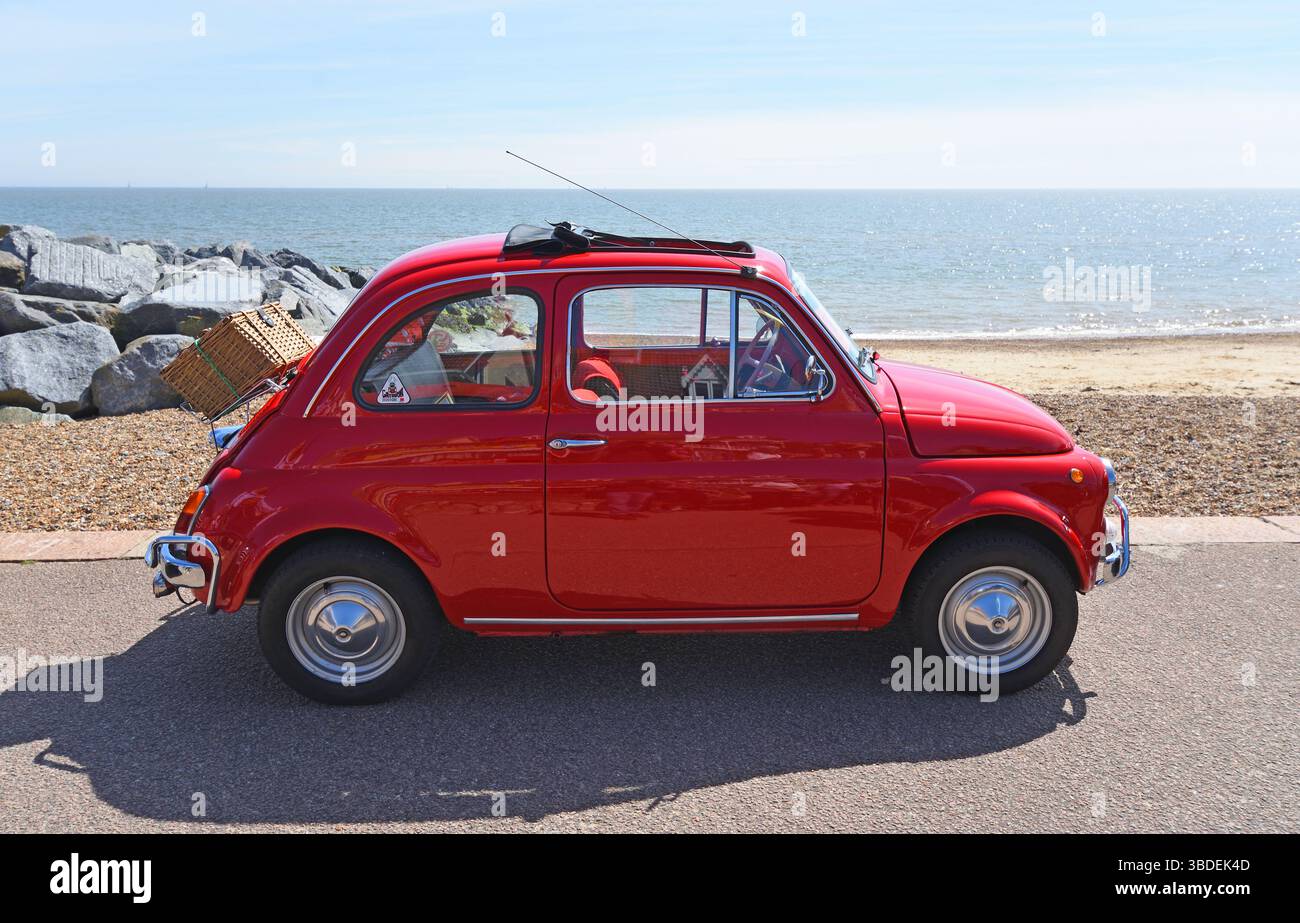 Classic fiat 500 picnic basket hi-res stock photography and images - Alamy