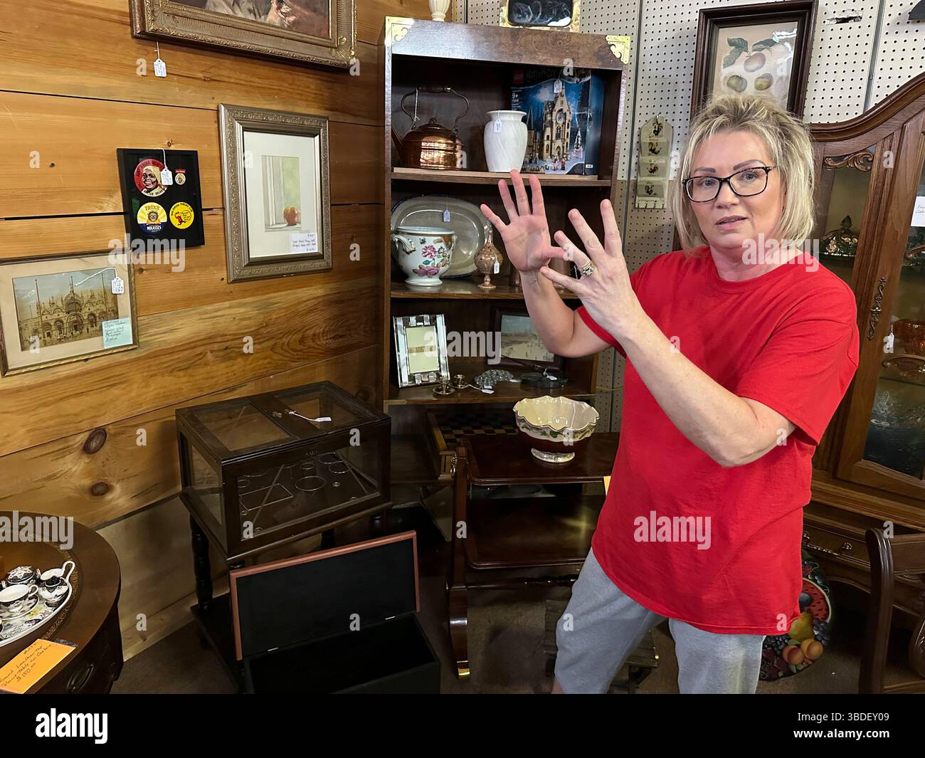 Michelle Hackworth discusses U.S. politics standing in her Paintsville ...