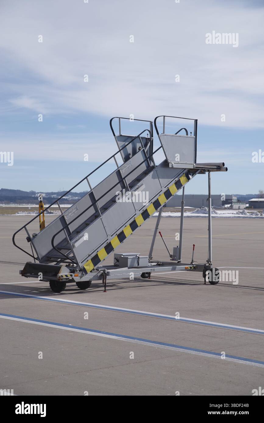 boarding stairs passenger stairs airstairs Stock Photo - Alamy