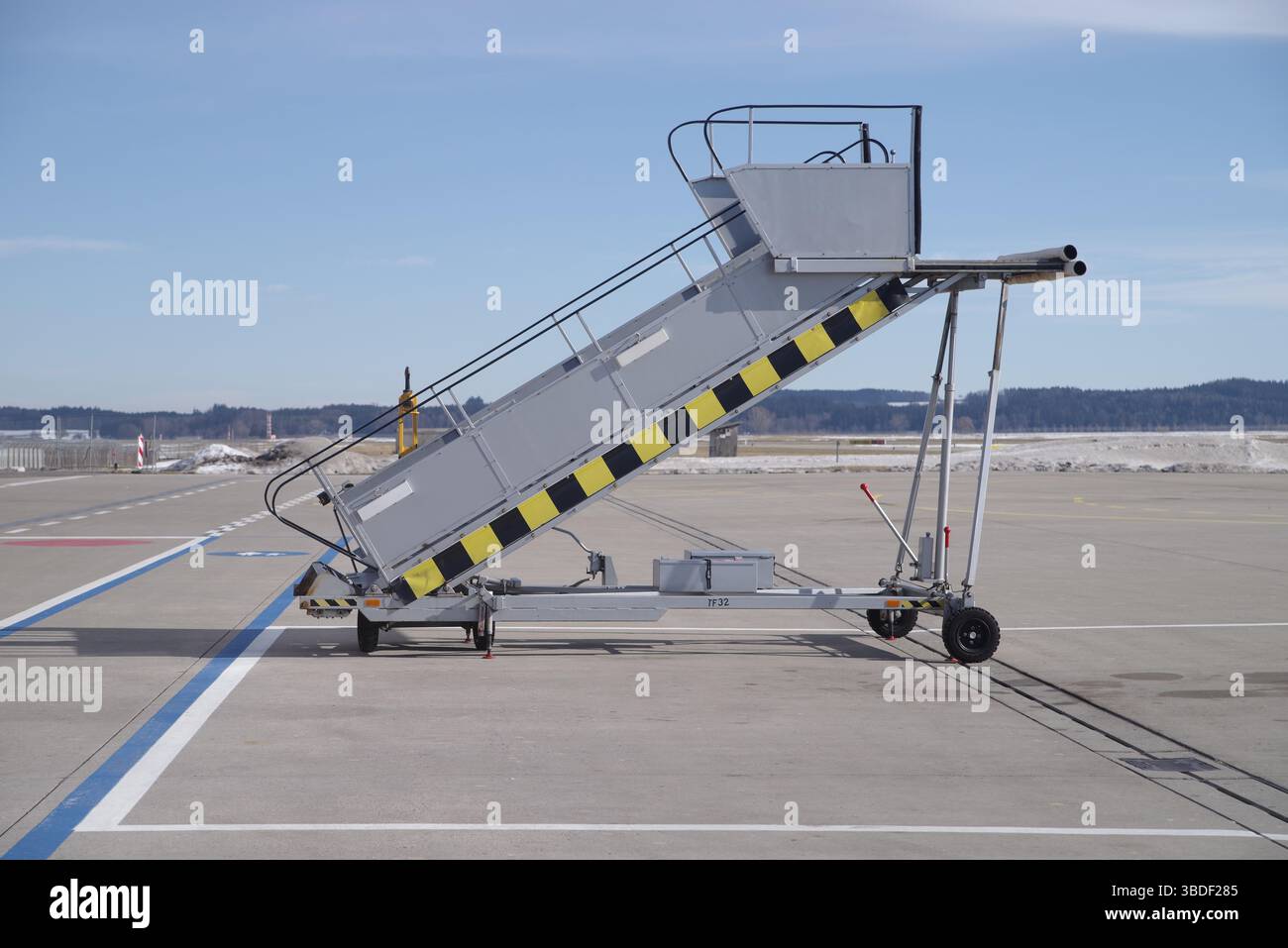 boarding stairs passenger stairs airstairs Stock Photo - Alamy