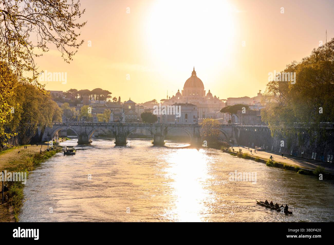 Panorama of St. Peters Basilica, Ponte St. Angelo Stock Photo - Alamy
