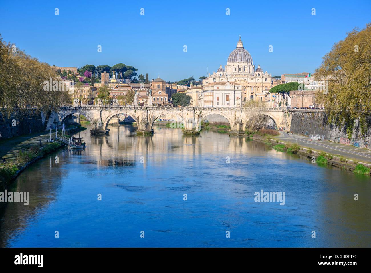 Panorama of St. Peters Basilica, Ponte St. Angelo Stock Photo - Alamy