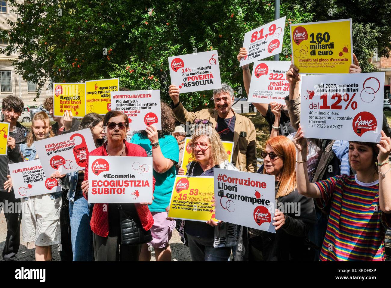 Roma, Italia. 24th May, 2025. Flash mob e tappa della campagna "Fame di ...