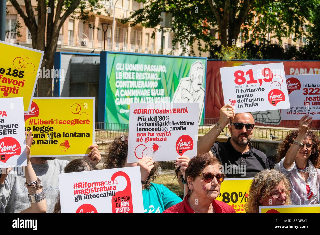 Roma, Italia. 24th May, 2025. Flash mob e tappa della campagna "Fame di ...