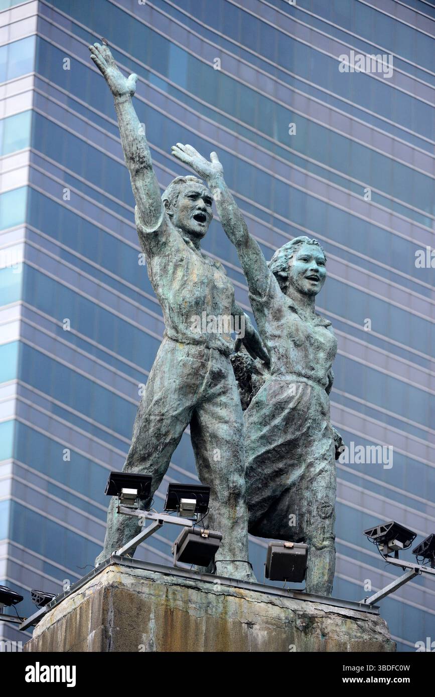 Selamat Datang monument or Welcome monument in Central Jakarta ...