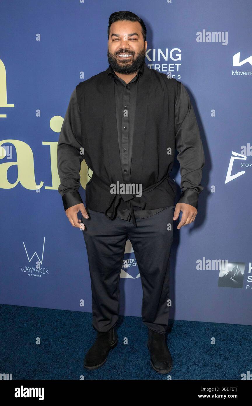 Adrian Dev bei der Premiere des Tubi Films Worth the Wait im Hotel The ...