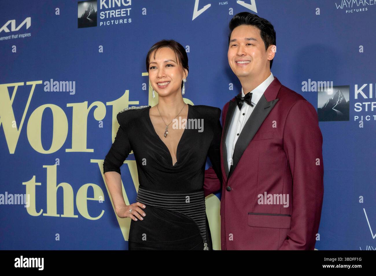 Rachel Tan und Dan Mark bei der Premiere des Tubi Films Worth the Wait im Hotel The London. West ...