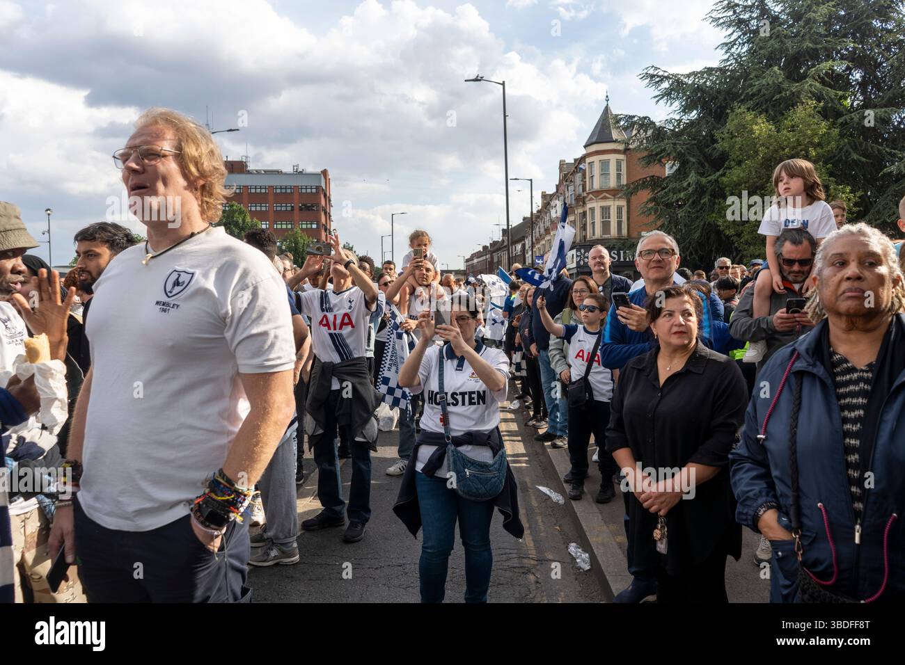 © Jeff Moore Tottenham Hotspur UEFA Europa League Trophy Parade LONDON ...