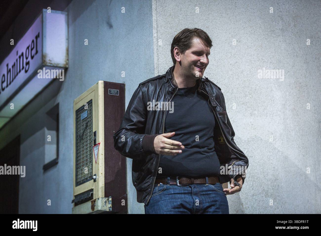 Hans-Jochen Wagner. Martin: Sebastian Schwarz. Karl: Christoph Gawenda ...