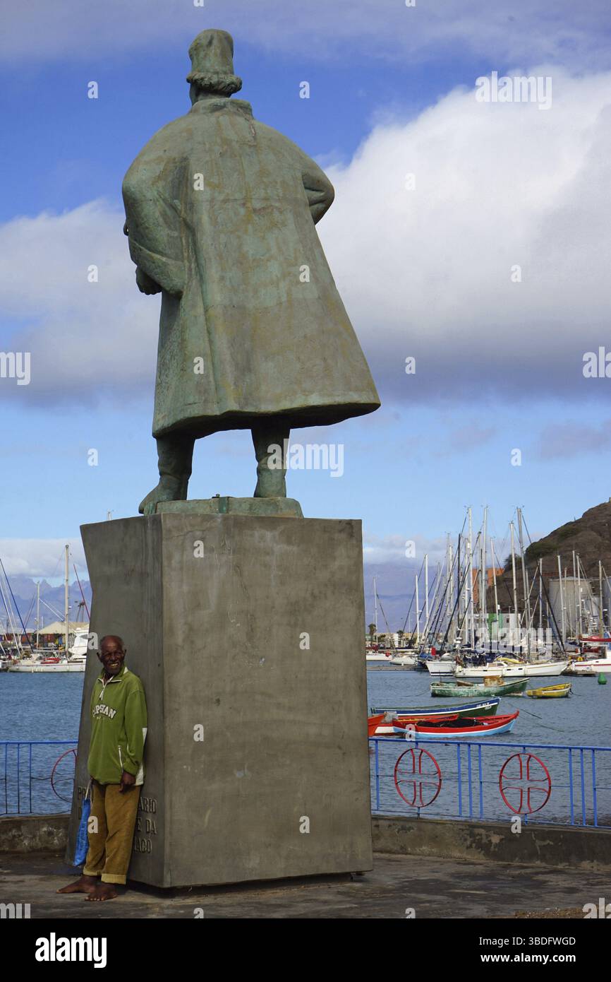 Statue of Diogo Alfonso, Praia de Bote, Beach, Harbour, Porto Grande ...