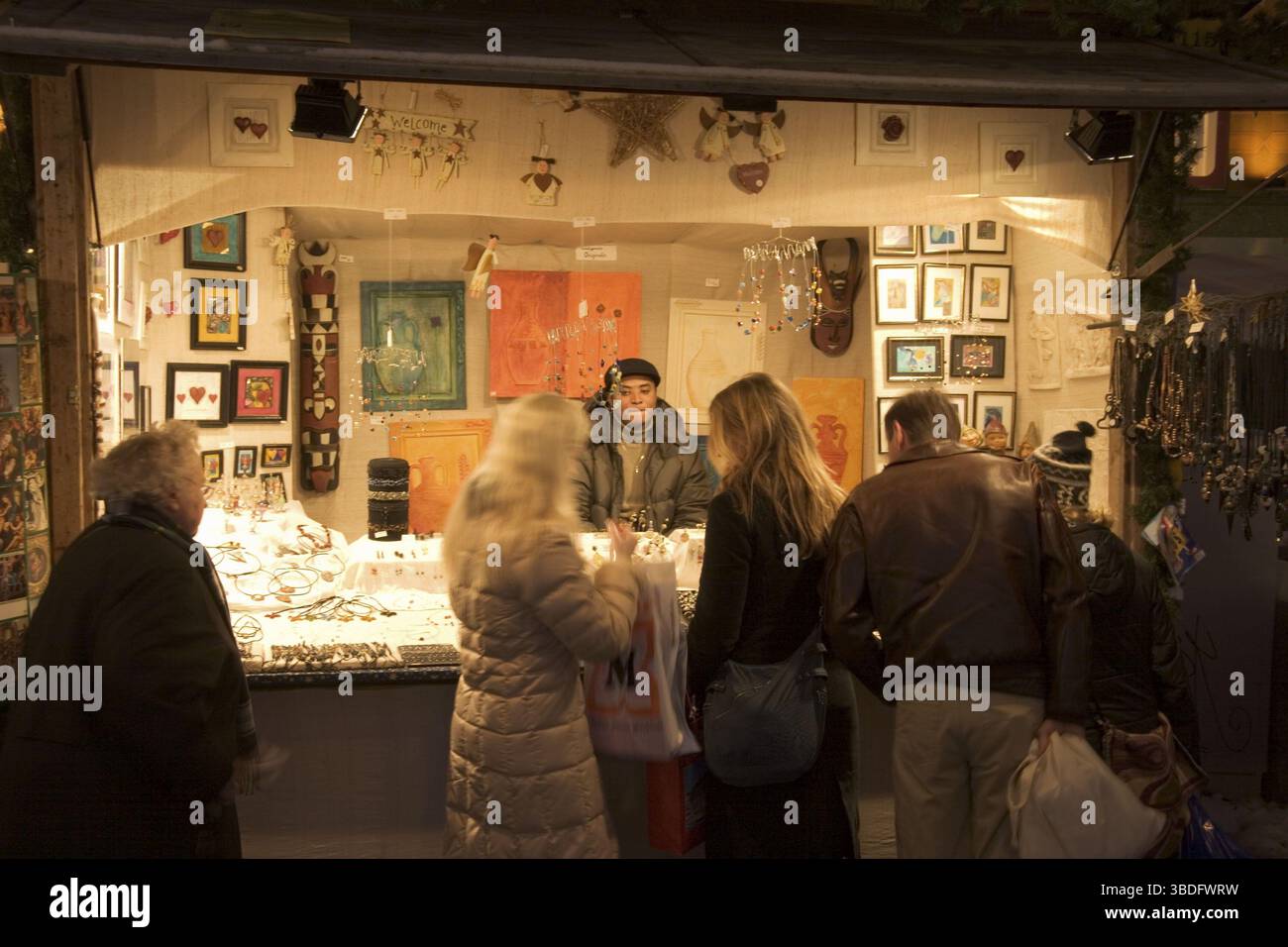 Market stall at Christkindlmarkt, Marienplatz, Munich, Bavaria ...